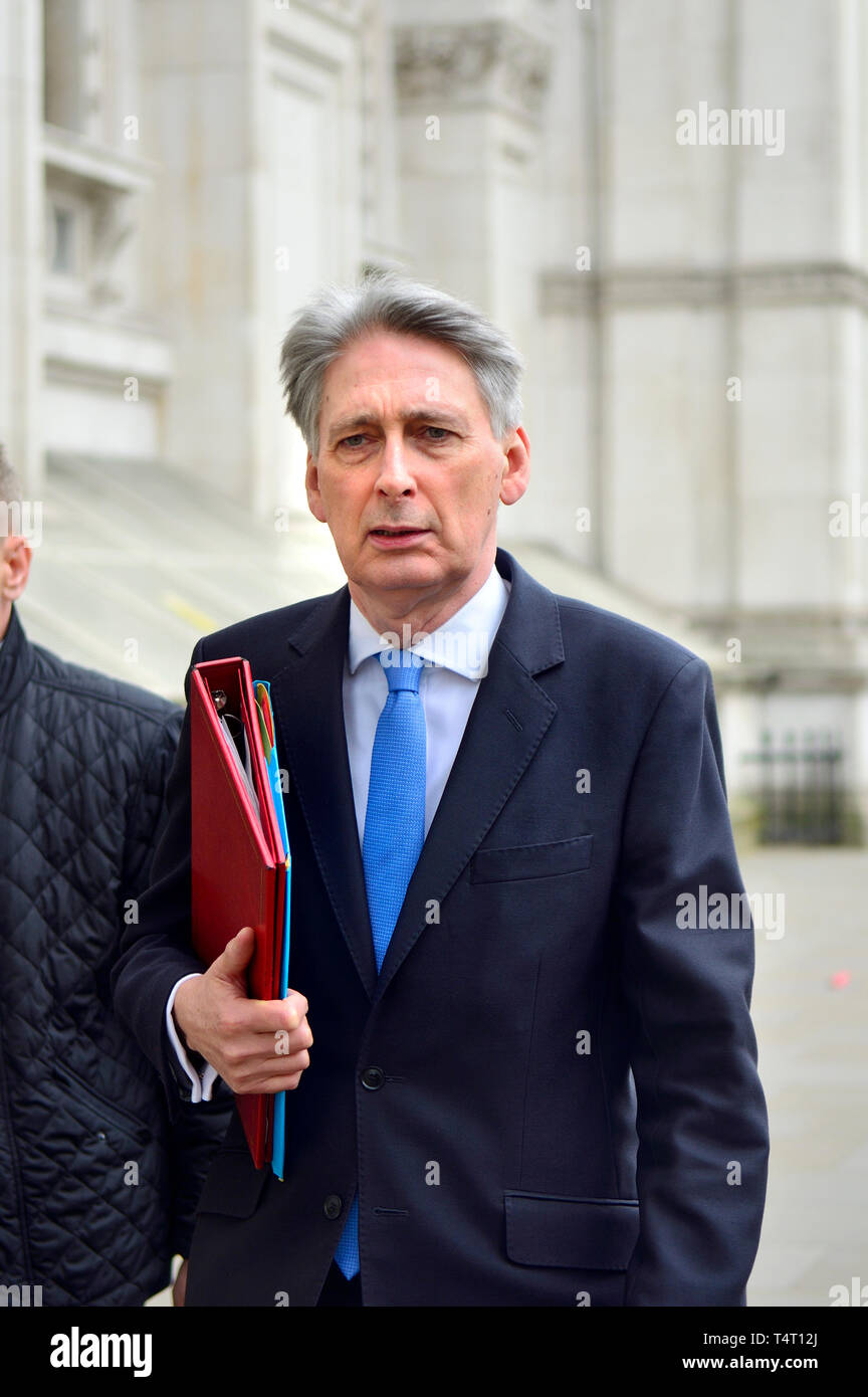 Philip hammond chancellor of the exchequer hi-res stock photography and ...