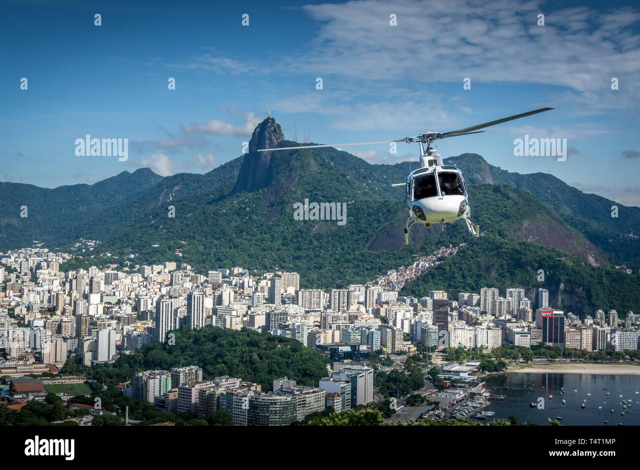 Helicóptero río hi-res stock photography and images - Alamy