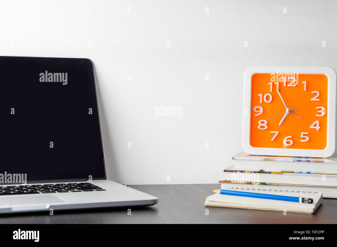Office table with laptop hi-res stock photography and images - Alamy