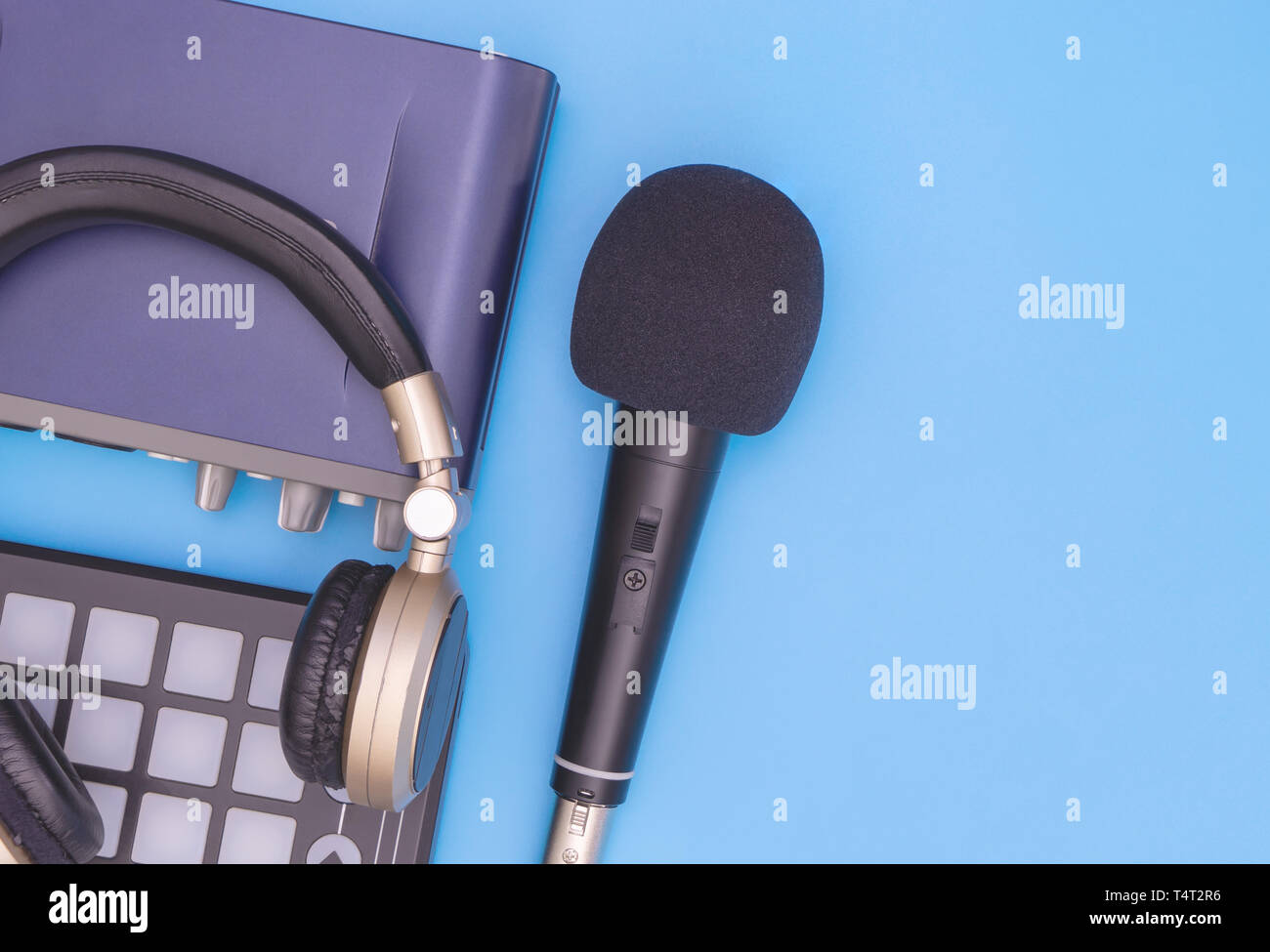 Microphone interface hi-res stock photography and images - Alamy