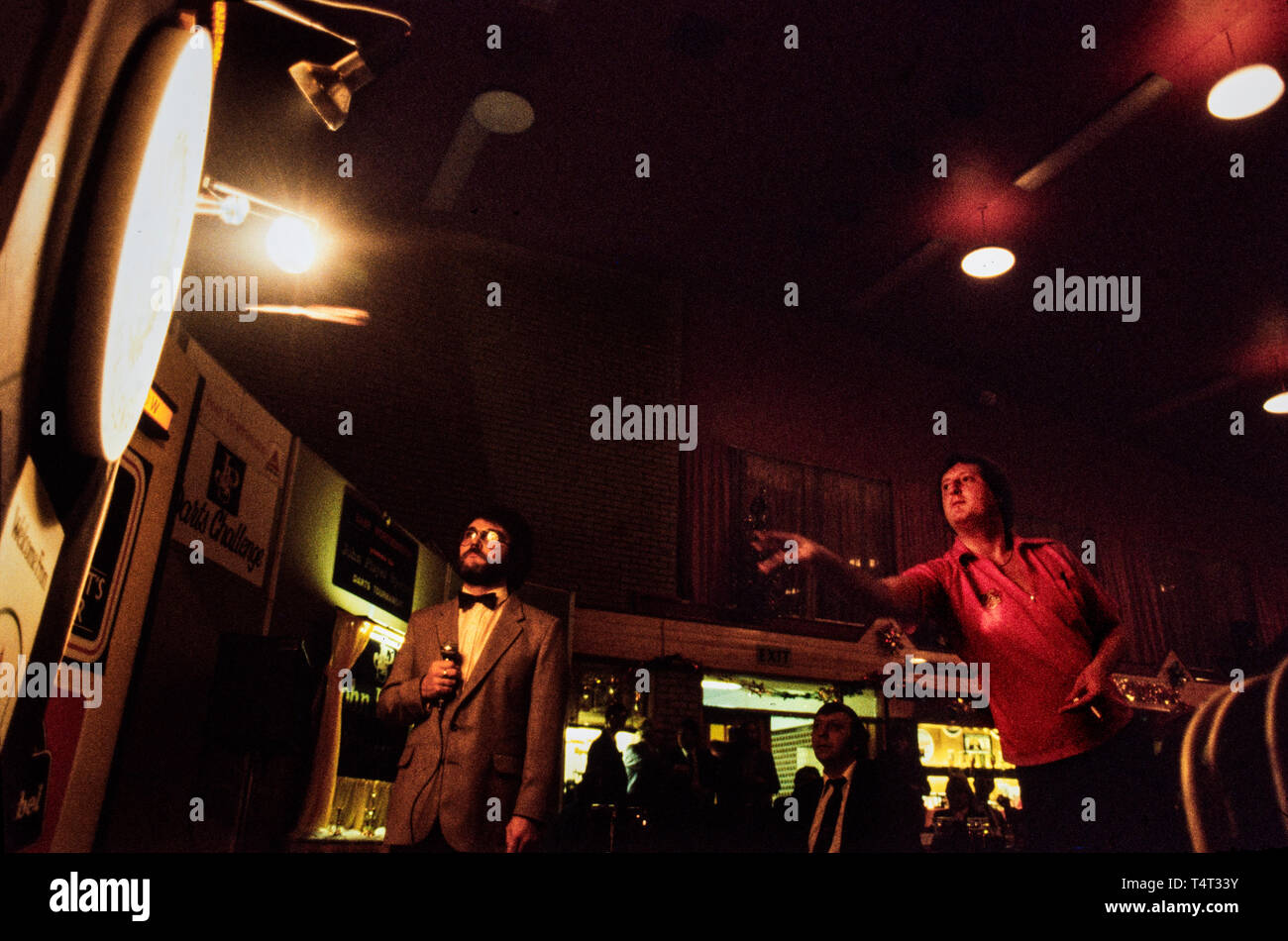 The Crafty Cockney Eric Bristow Stock Photos & The Crafty Cockney Eric ...