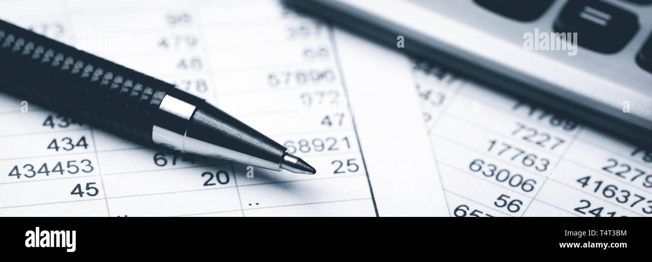 Accounting financial hi-res stock photography and images - Alamy