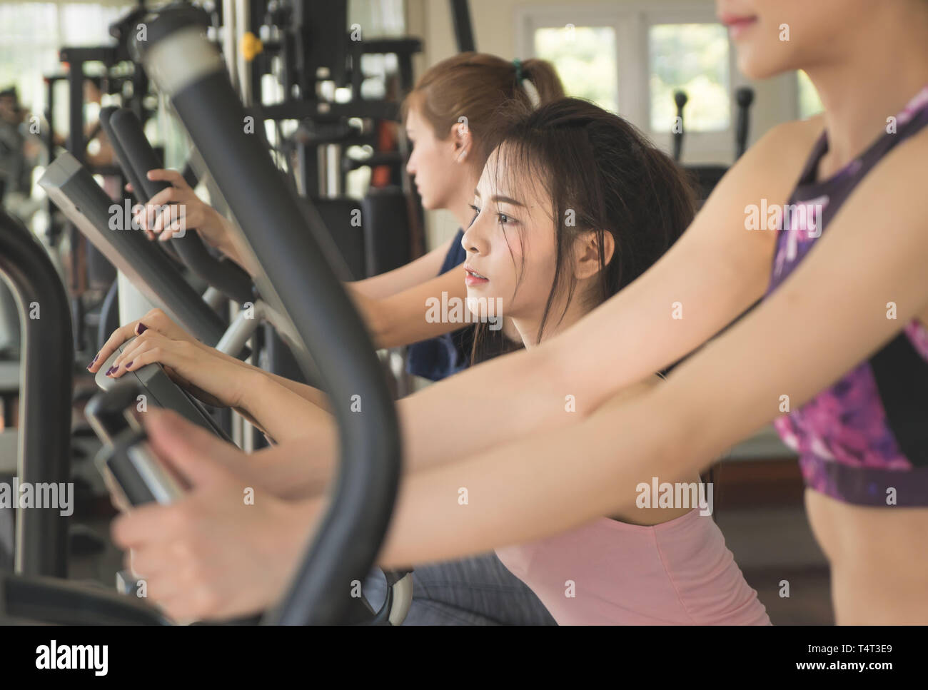 Asian fitness hi-res stock photography and images - Alamy