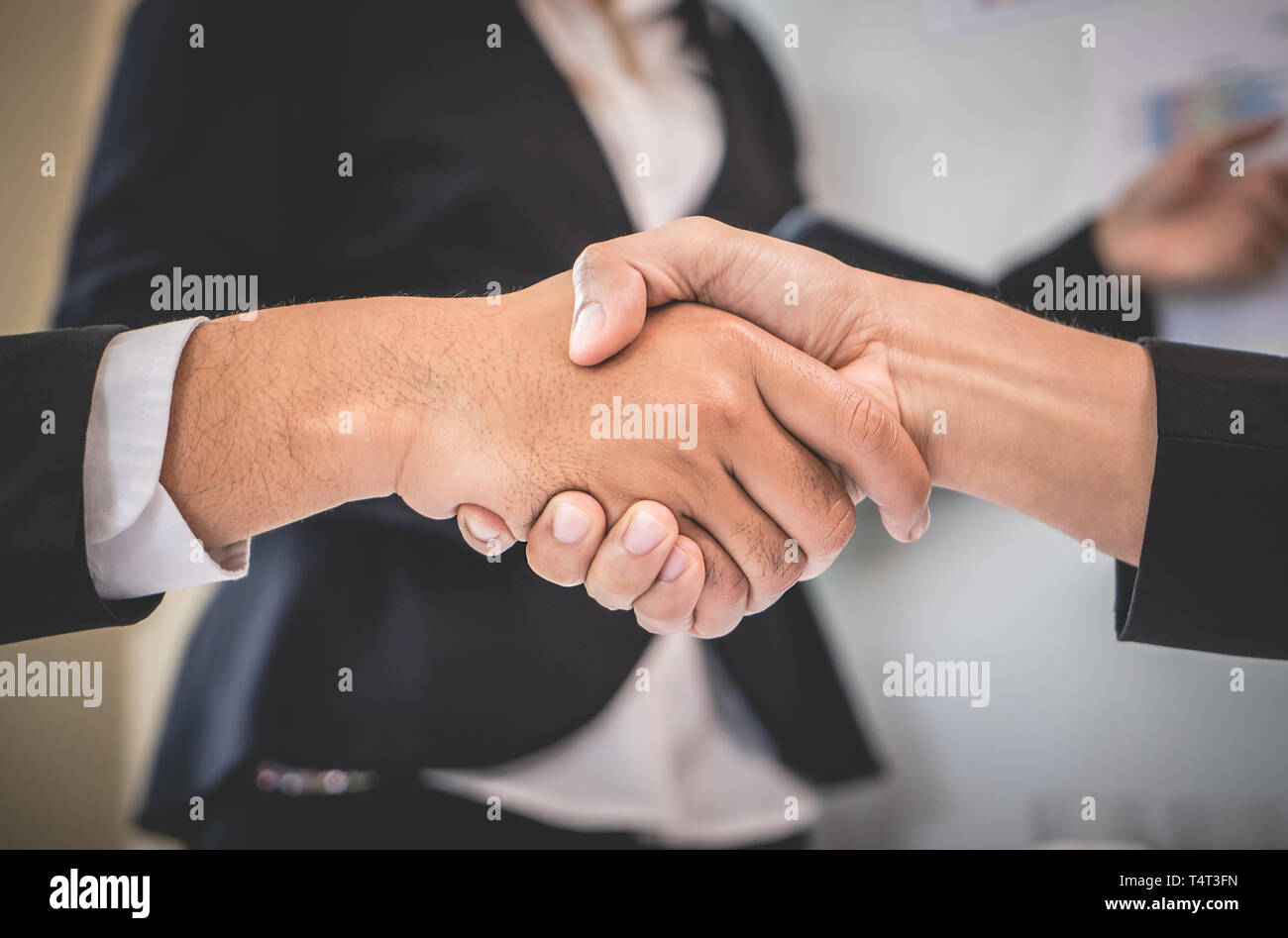 Closed up hand shaking in business meeting deal Stock Photo - Alamy