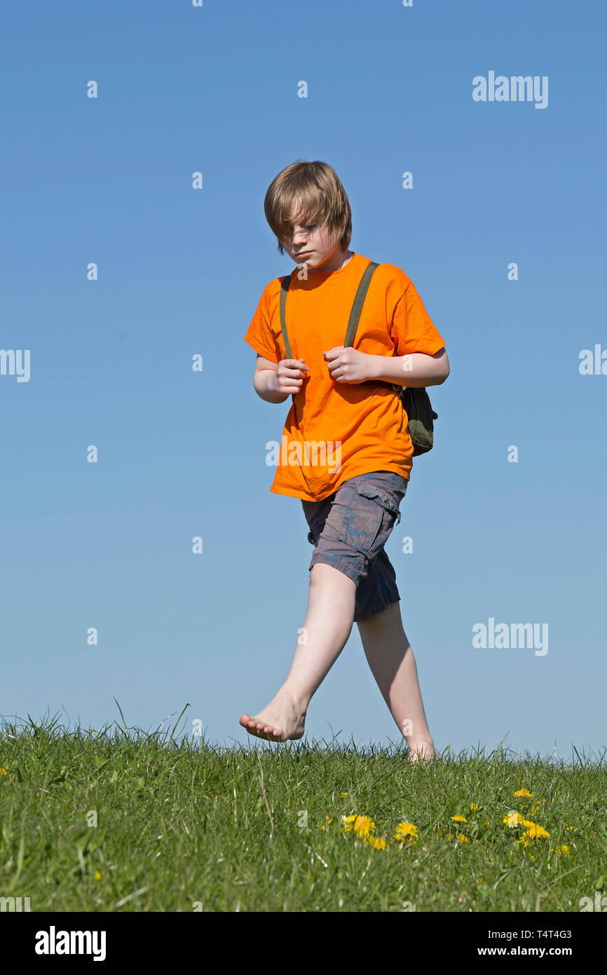 barefoot boy hiking, Wilhelmsburg, Hamburg, Germany Stock Photo - Alamy