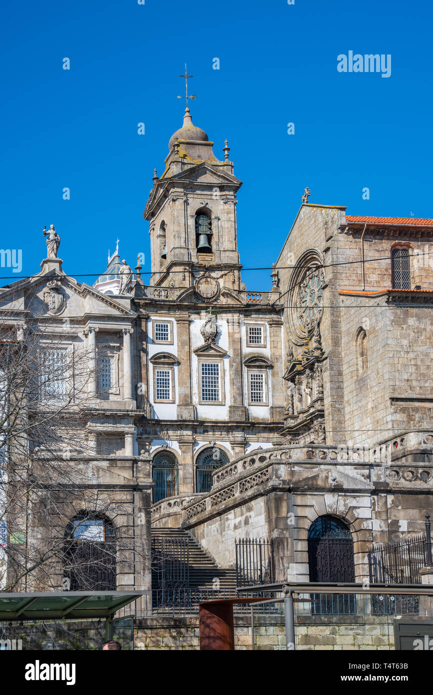 Baroque and Gothic facade of the Church of São Francisco in Porto ...