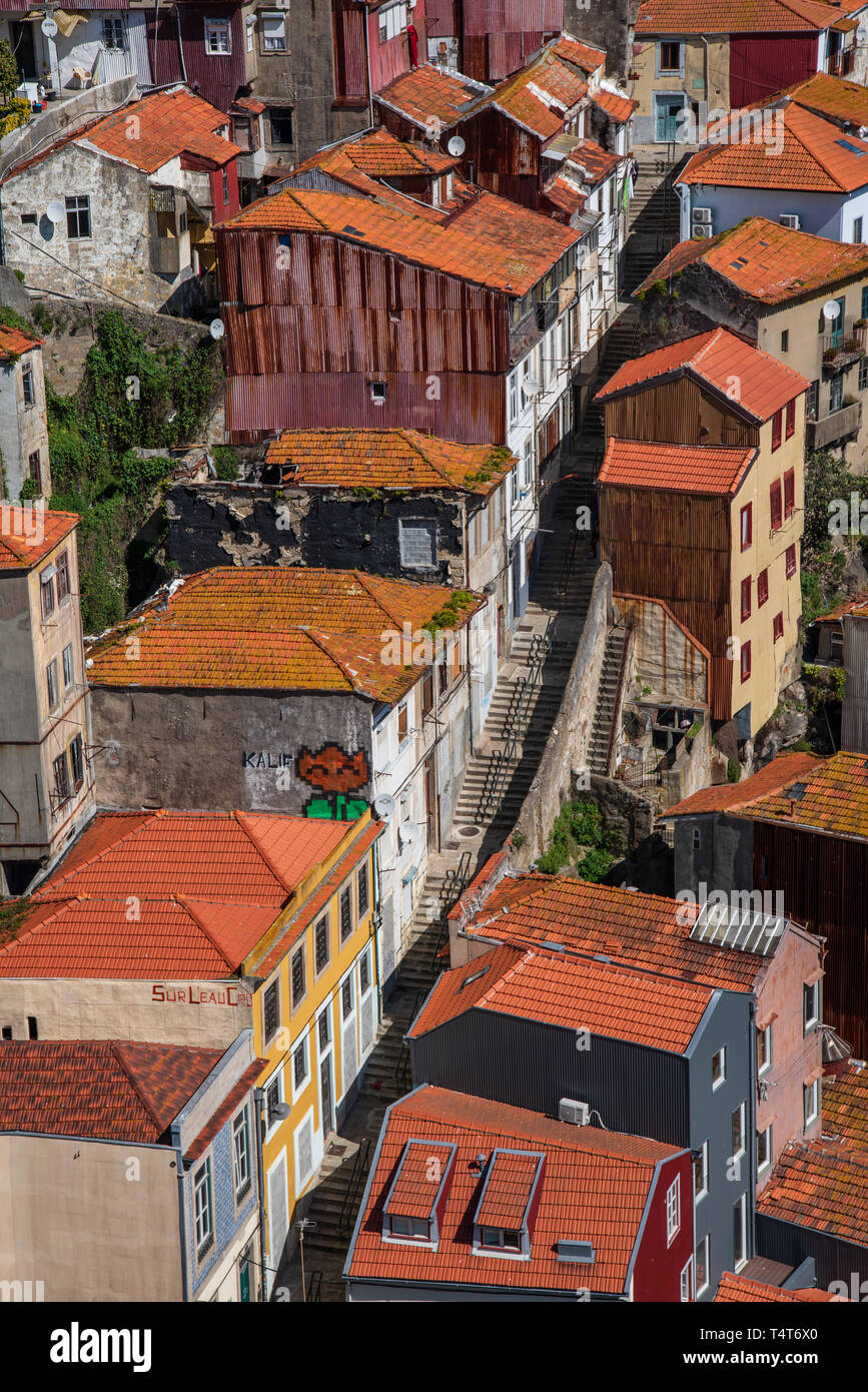 Urban graffiti alley steps hi-res stock photography and images - Alamy