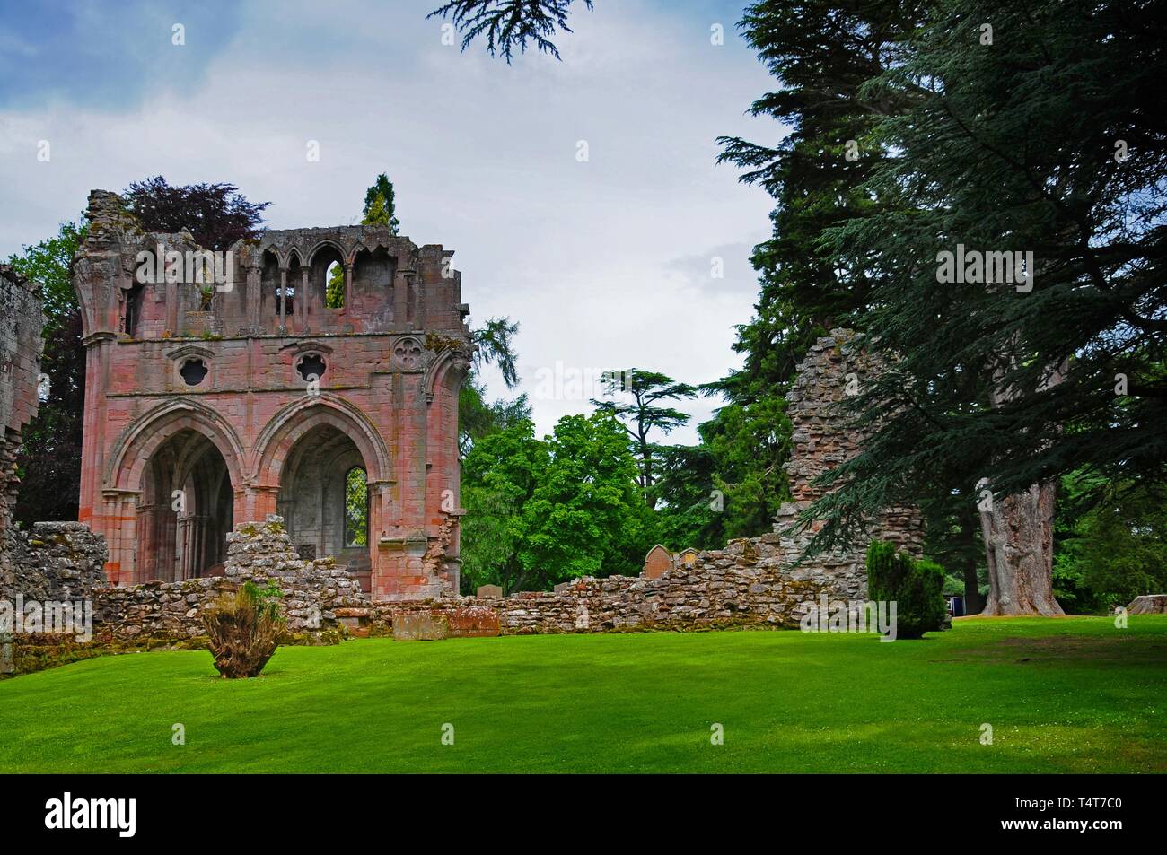 Abbey scottish hi-res stock photography and images - Alamy