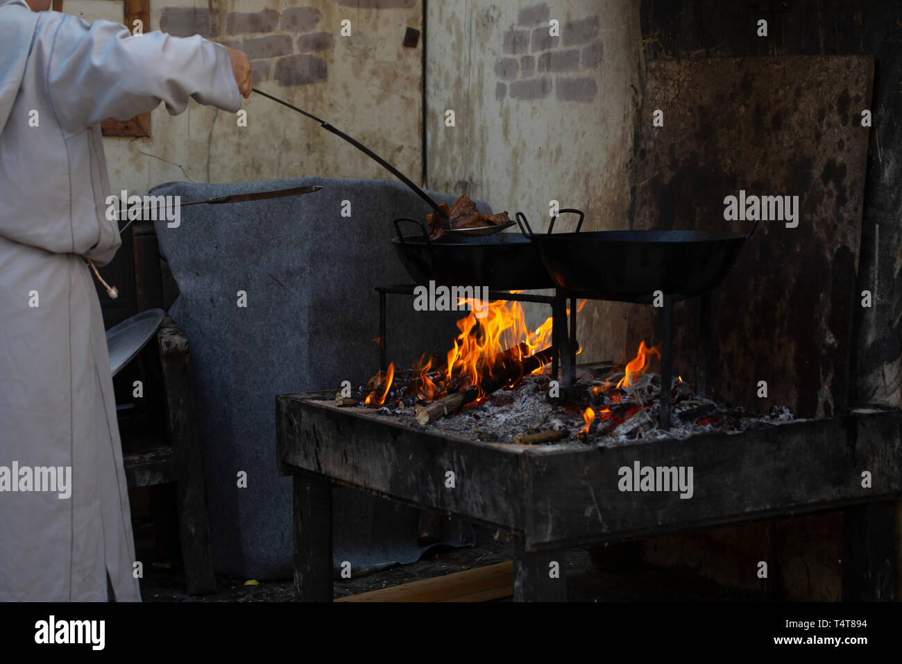 Frying pan flame hi-res stock photography and images - Alamy