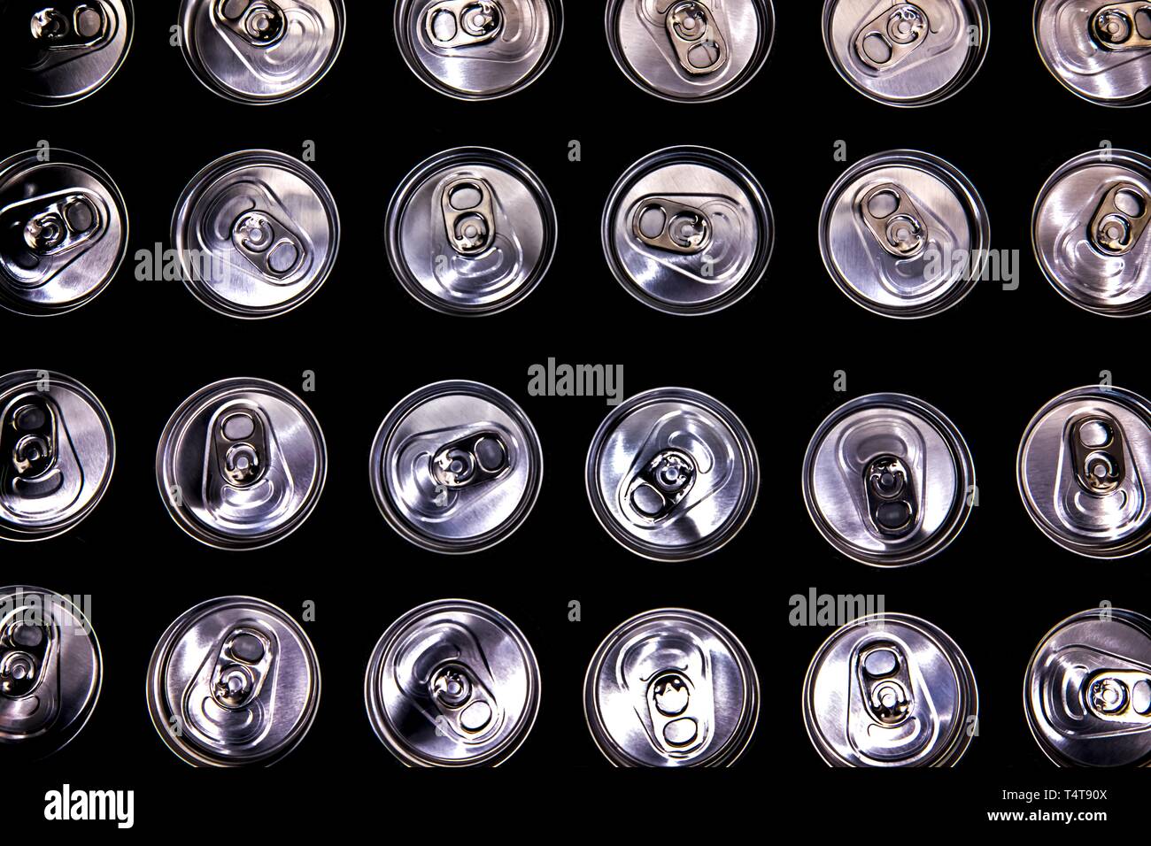 Beverage cans from above hi-res stock photography and images - Alamy