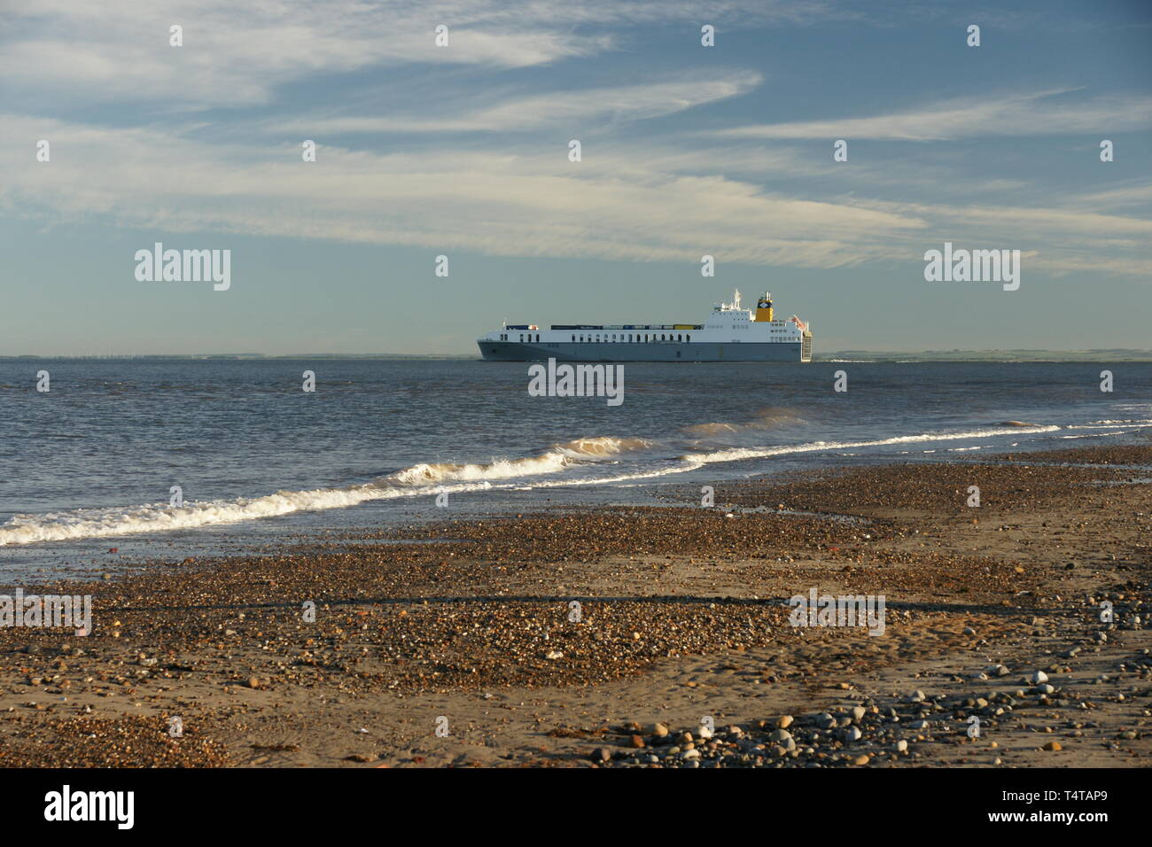 shipping in the river humber, Spurn Point, east yorkshire Stock Photo ...