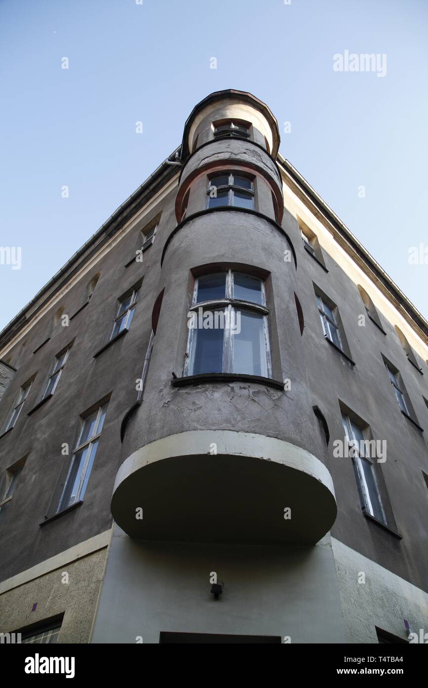 House bay window in hi-res stock photography and images - Alamy