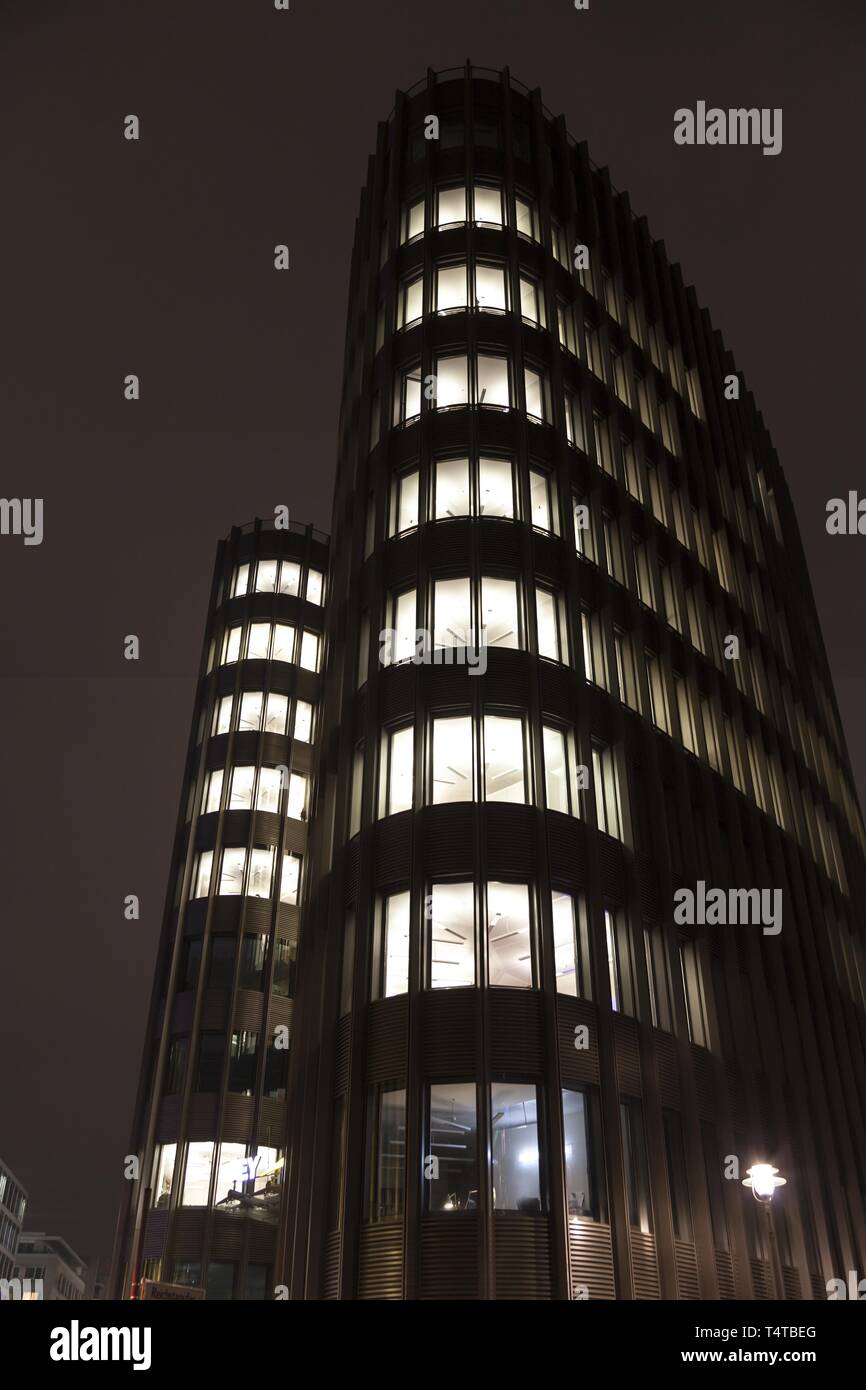 Office building europe hi-res stock photography and images - Alamy