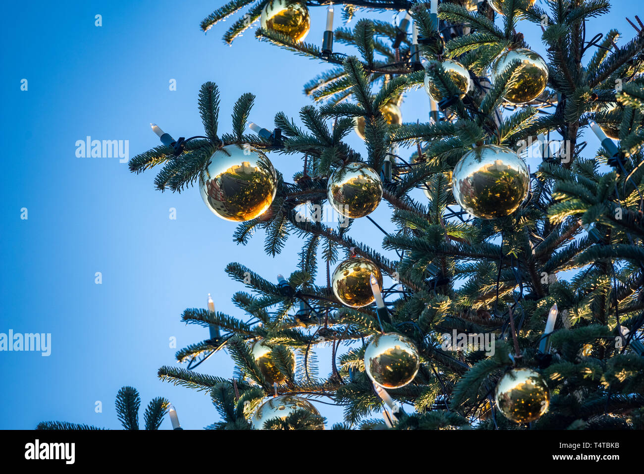 Windsor castle christmas snow hi-res stock photography and images - Alamy