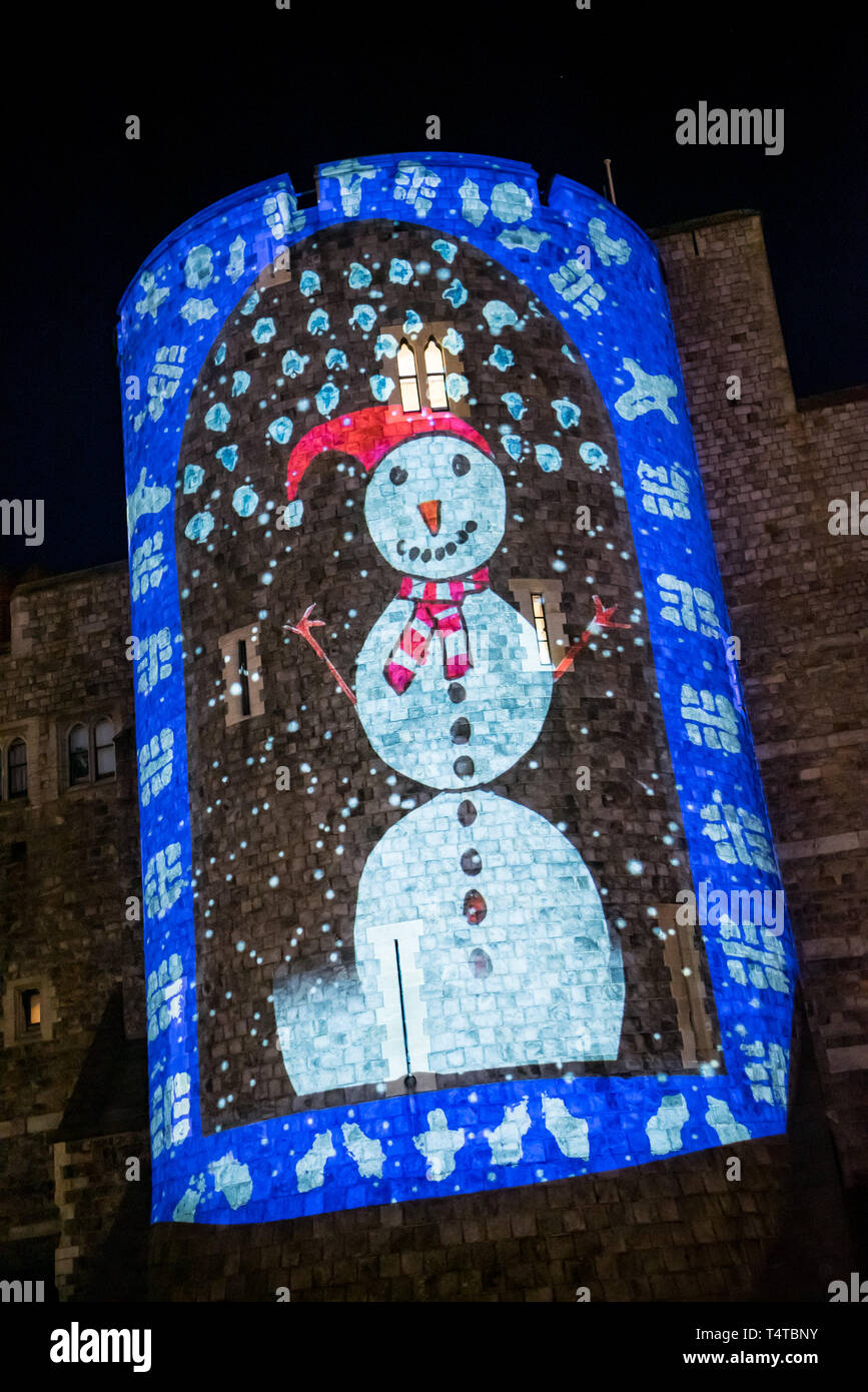 Windsor castle christmas snow hi-res stock photography and images - Alamy