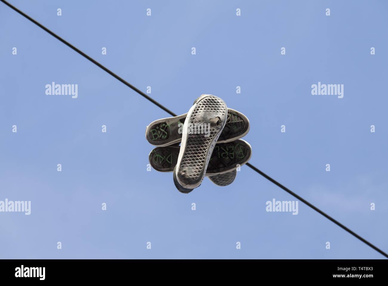 Shoefiti hi-res stock photography and images - Alamy