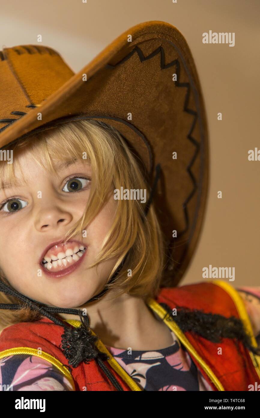 Cowboy girl hi-res stock photography and images - Alamy