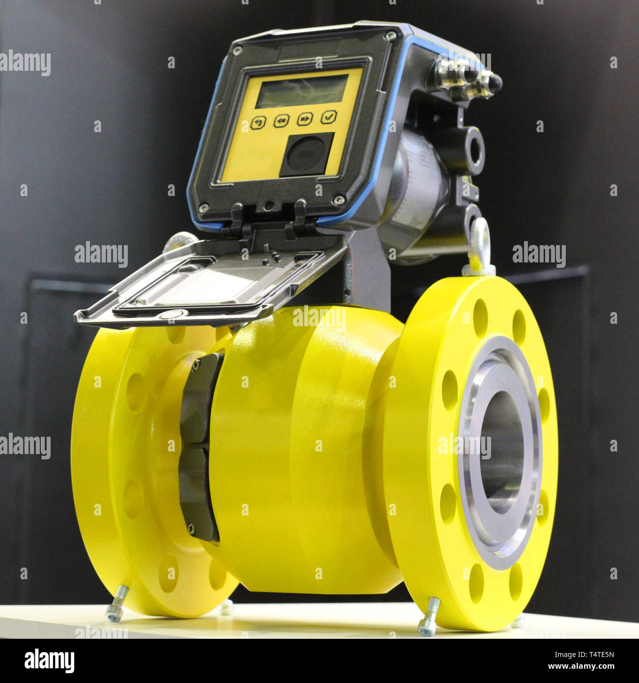 Ultrasonic flow meter for natural and petroleum gas. Flow meter for ...