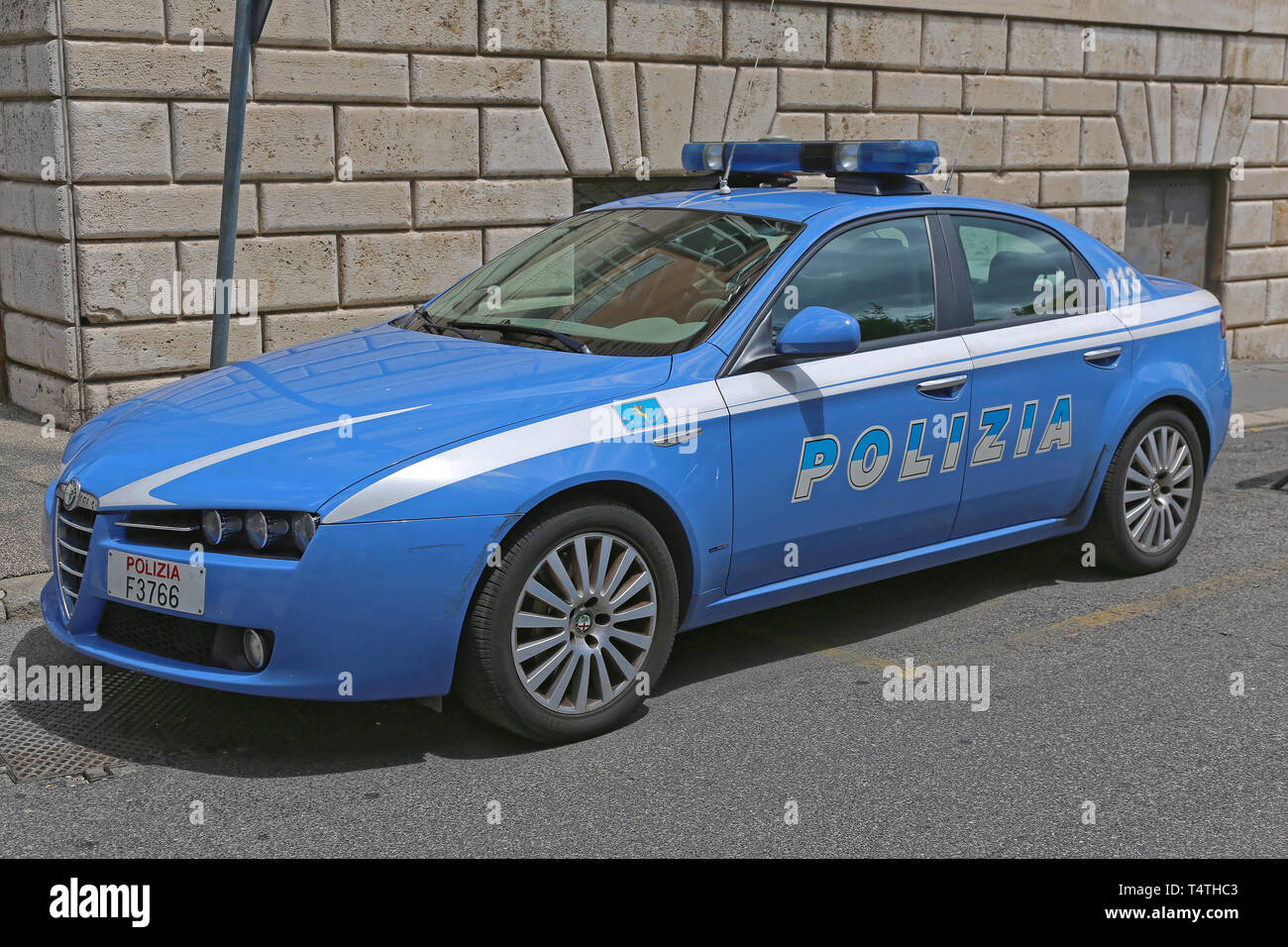 Alfa romeo italian police car hi-res stock photography and images - Alamy