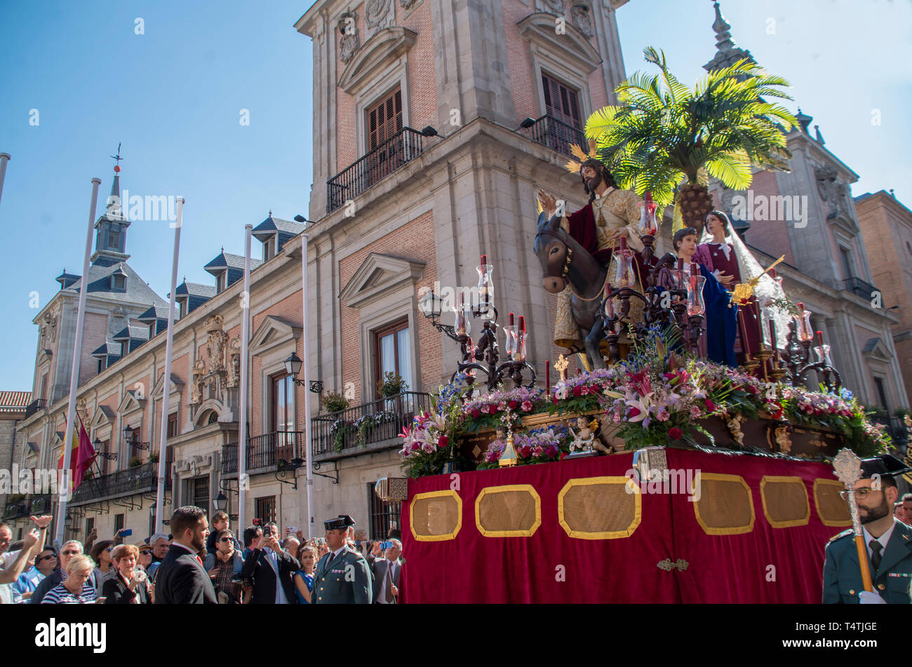 Madrid citizens celebrate Palm Sunday with a procession that ran ...