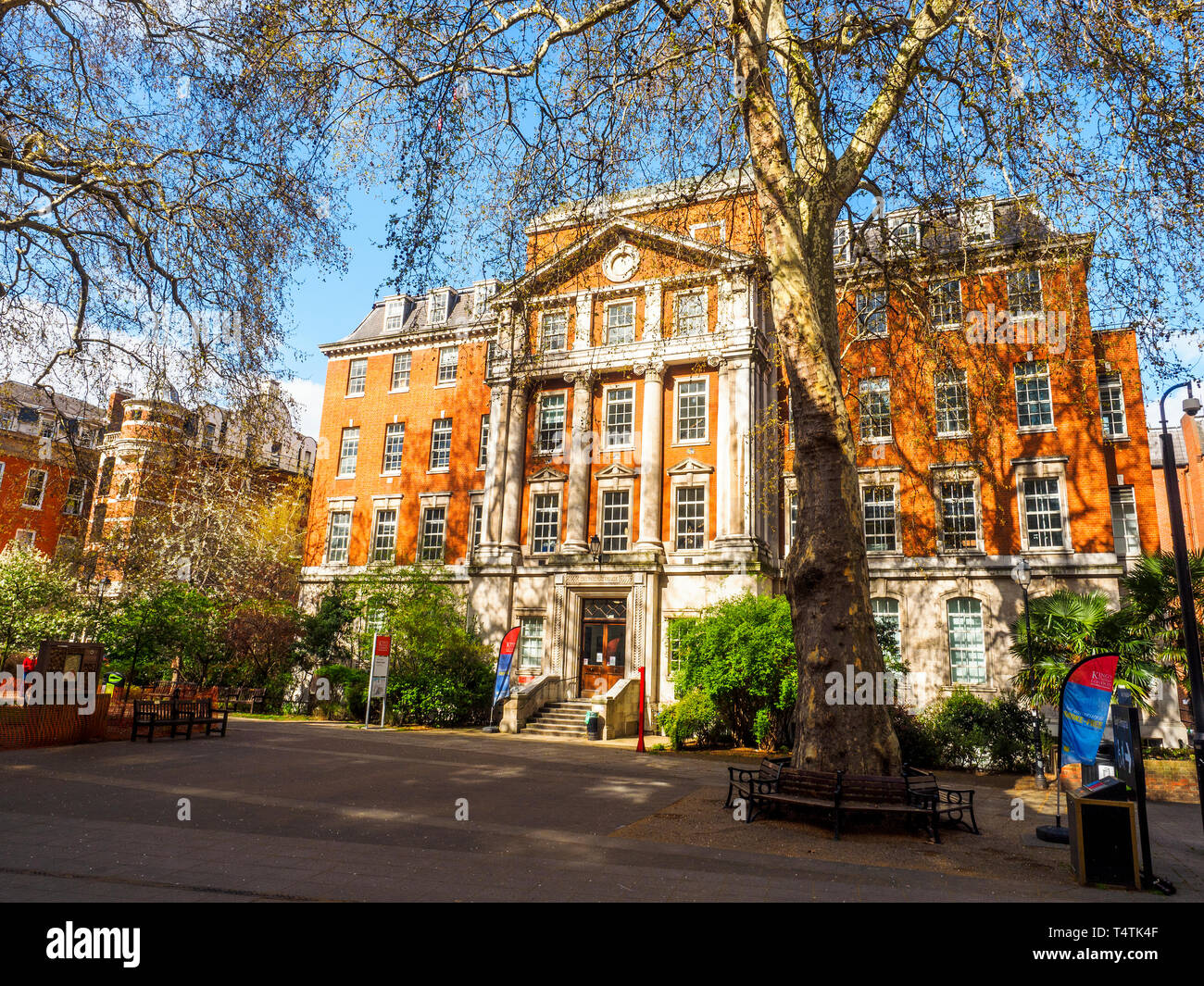 Building of kings college london hi-res stock photography and images ...