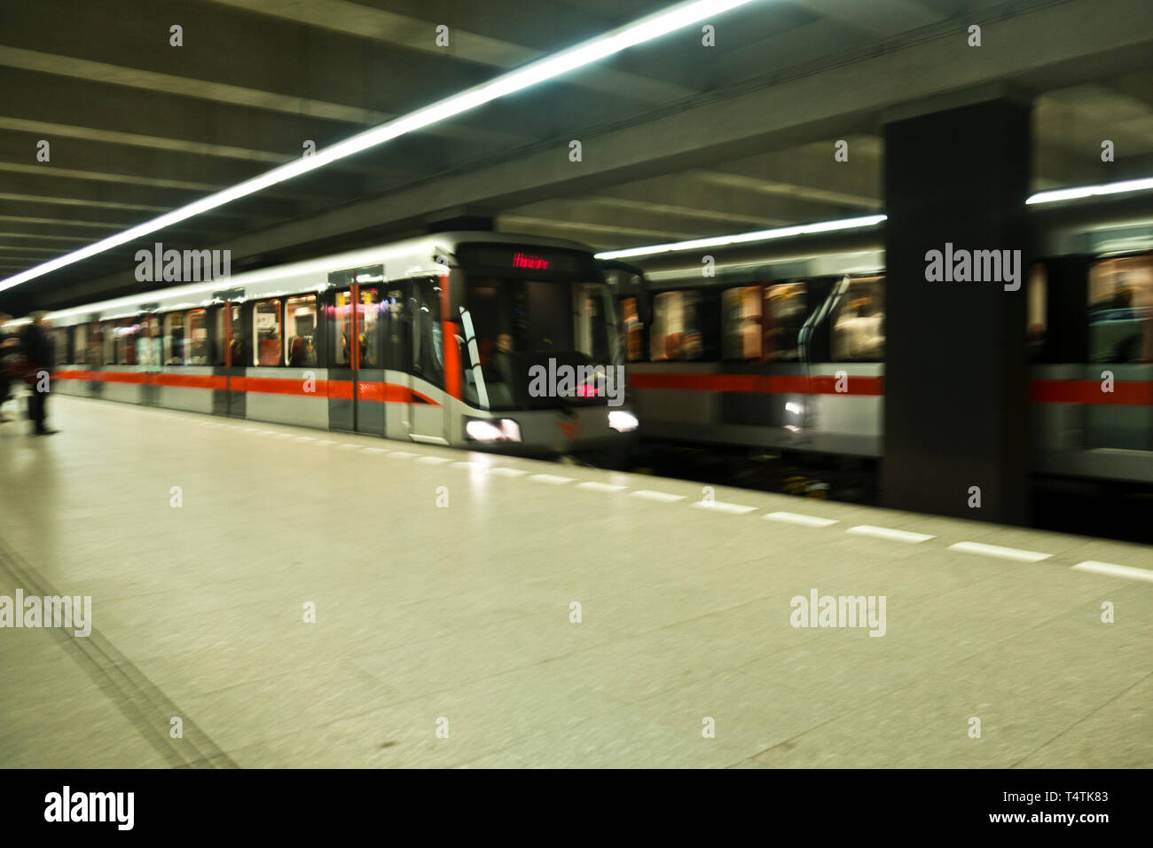 Slow shutter speed train hi-res stock photography and images - Alamy
