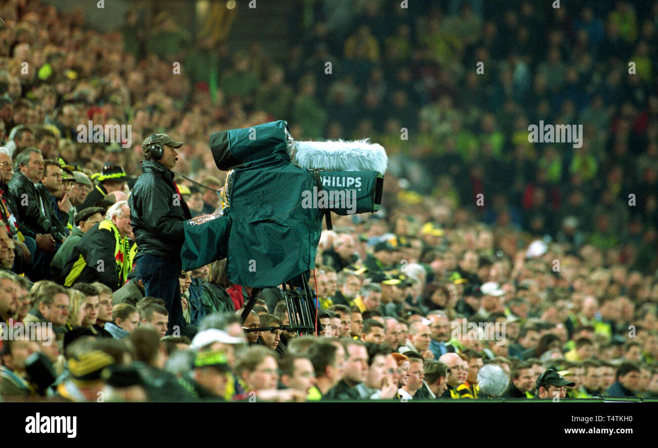 Broadcast camera football hi-res stock photography and images - Alamy