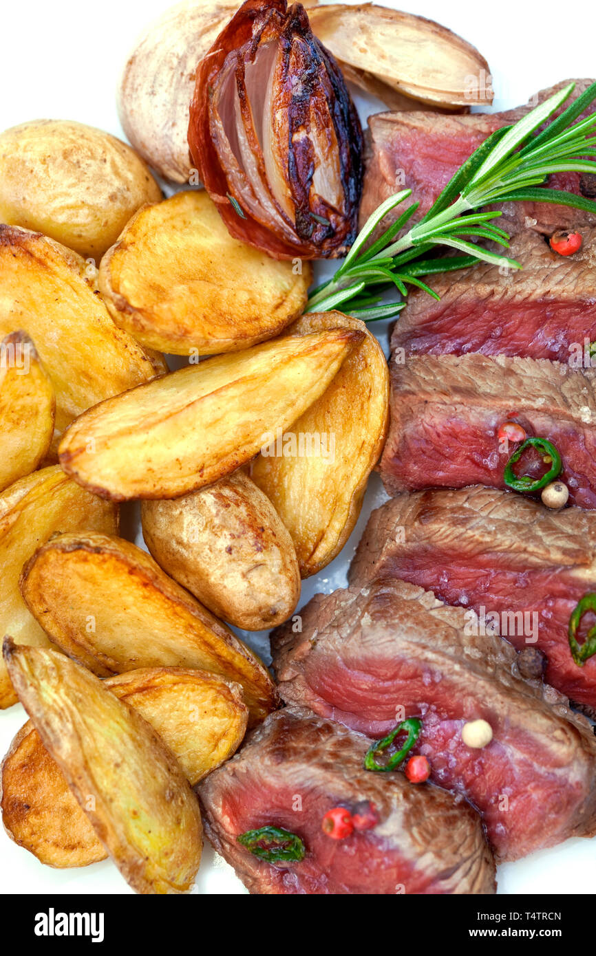 Dish of roast shallots hi-res stock photography and images - Alamy