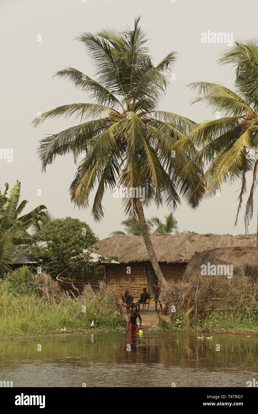 Countryside in Togo, People at the riverside Stock Photo - Alamy