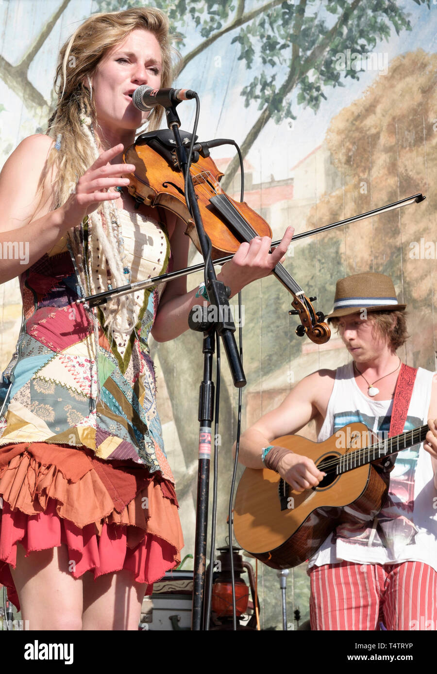 Dulcima showan musician hi-res stock photography and images - Alamy