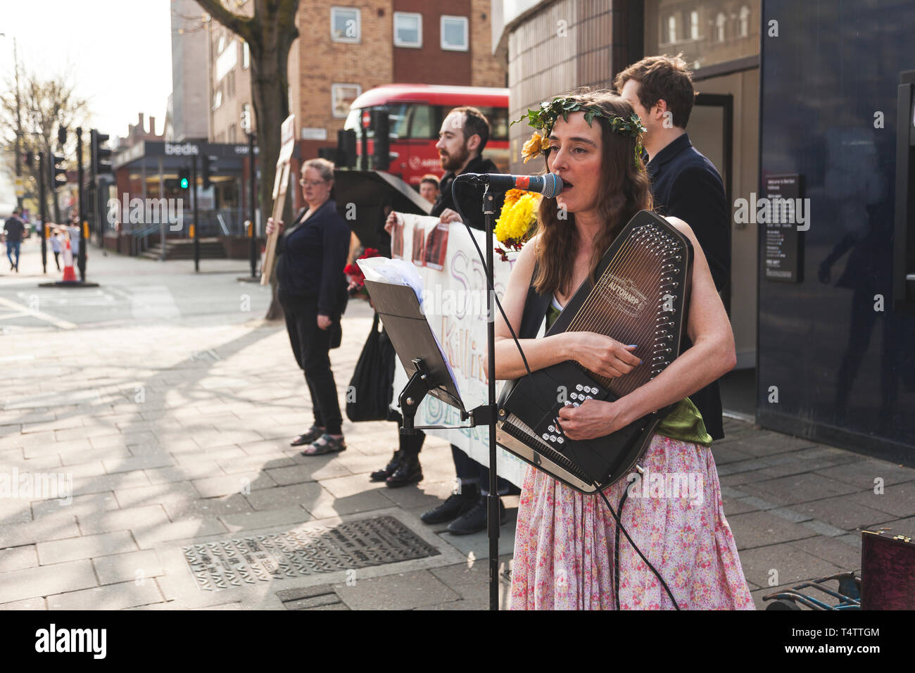 Momentum UK environmentalists target Barclays in fossil fuels campaign ...