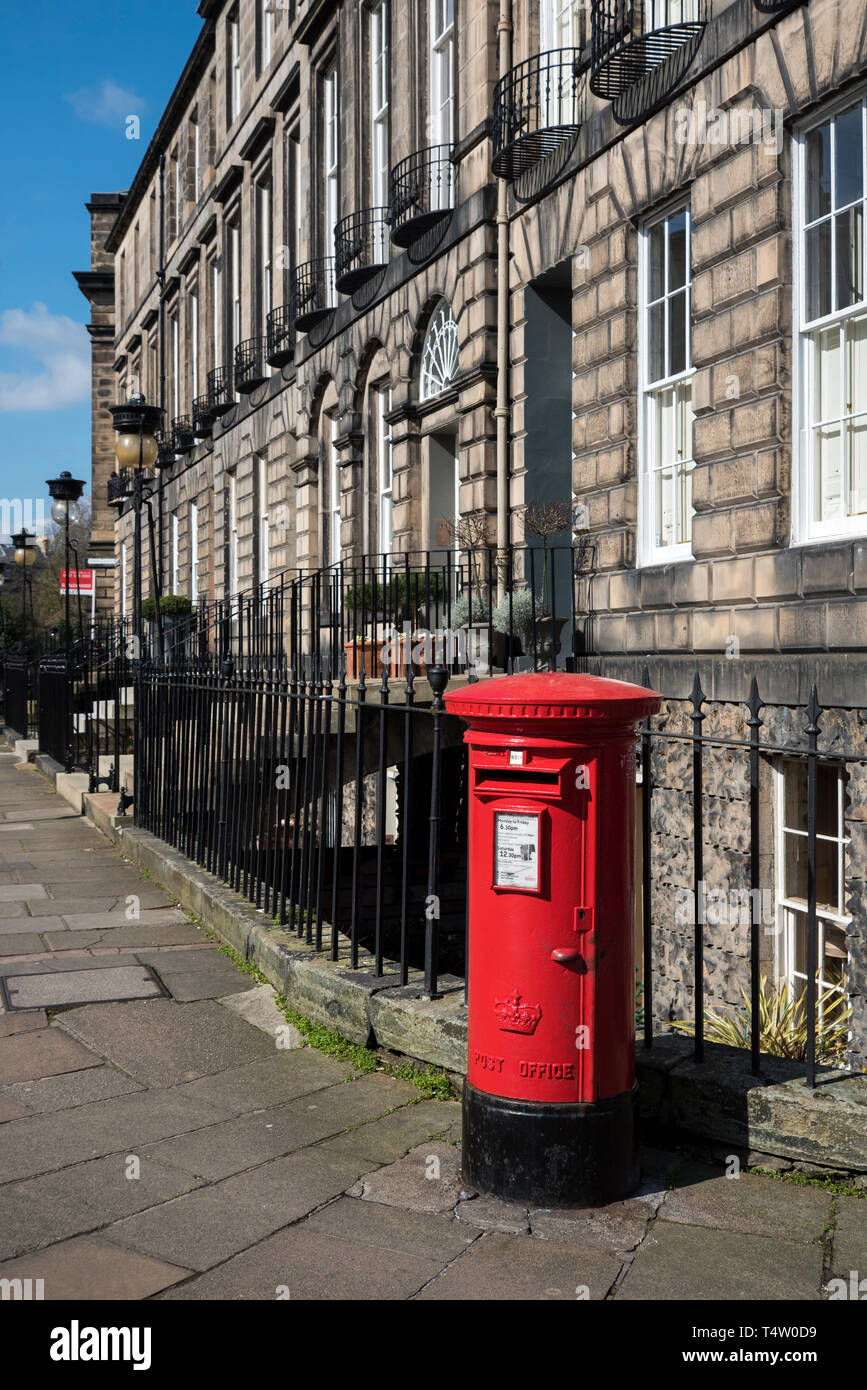 Red post box on Heriot Row in Edinburgh's New Town Stock Photo - Alamy
