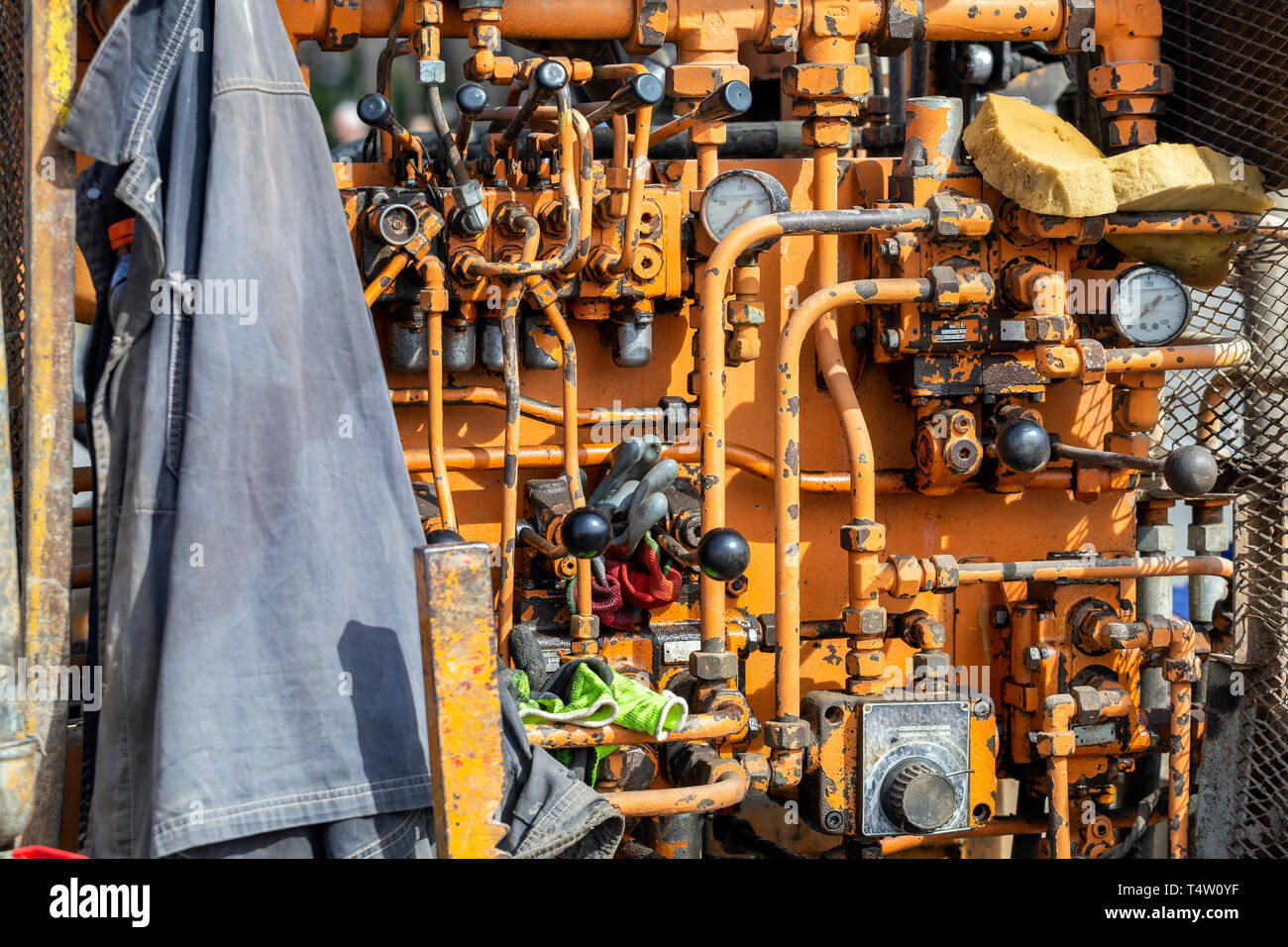 Control room oil rig hi-res stock photography and images - Alamy