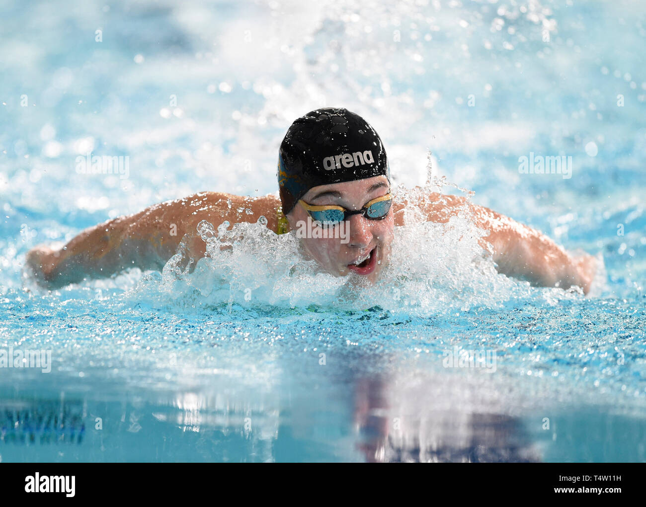 Alys Thomas on her way to winning the Women's 200m Butterfly final ...