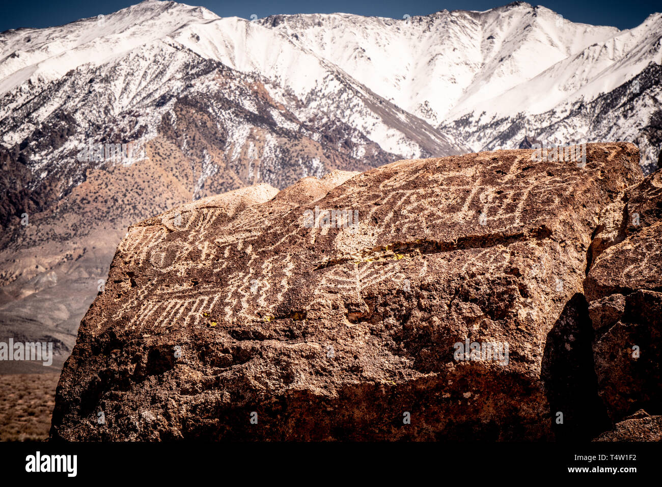 Mono indian and native american hi-res stock photography and images - Alamy