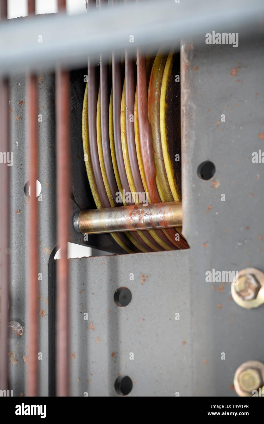 Sheave with damaged special cables steel coated traction ropes ...