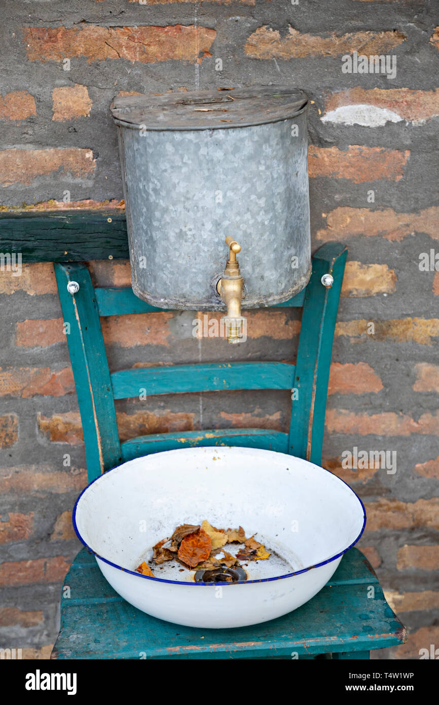 Hand washing basin hi-res stock photography and images - Alamy