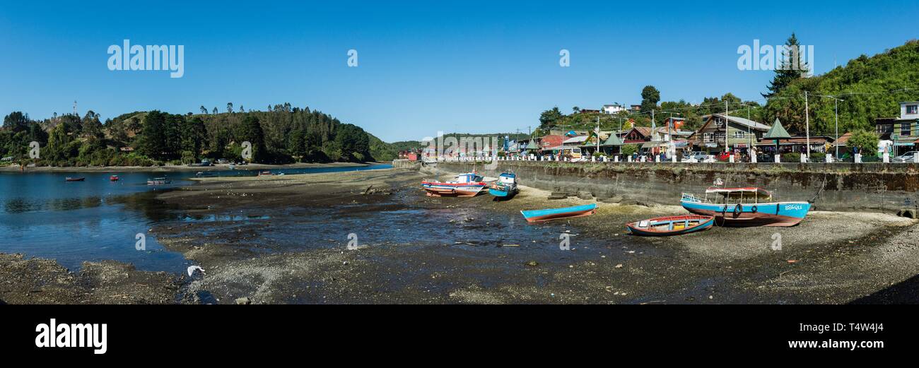 caleta y mercado de pescados y mariscos de Angelmó, Puerto Montt ...