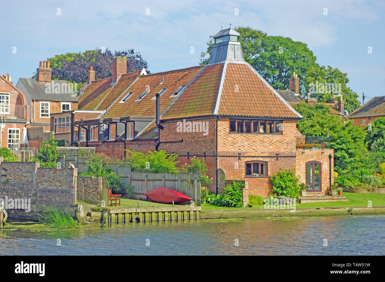 House, River Waveney, Beccles, Suffolk Stock Photo - Alamy