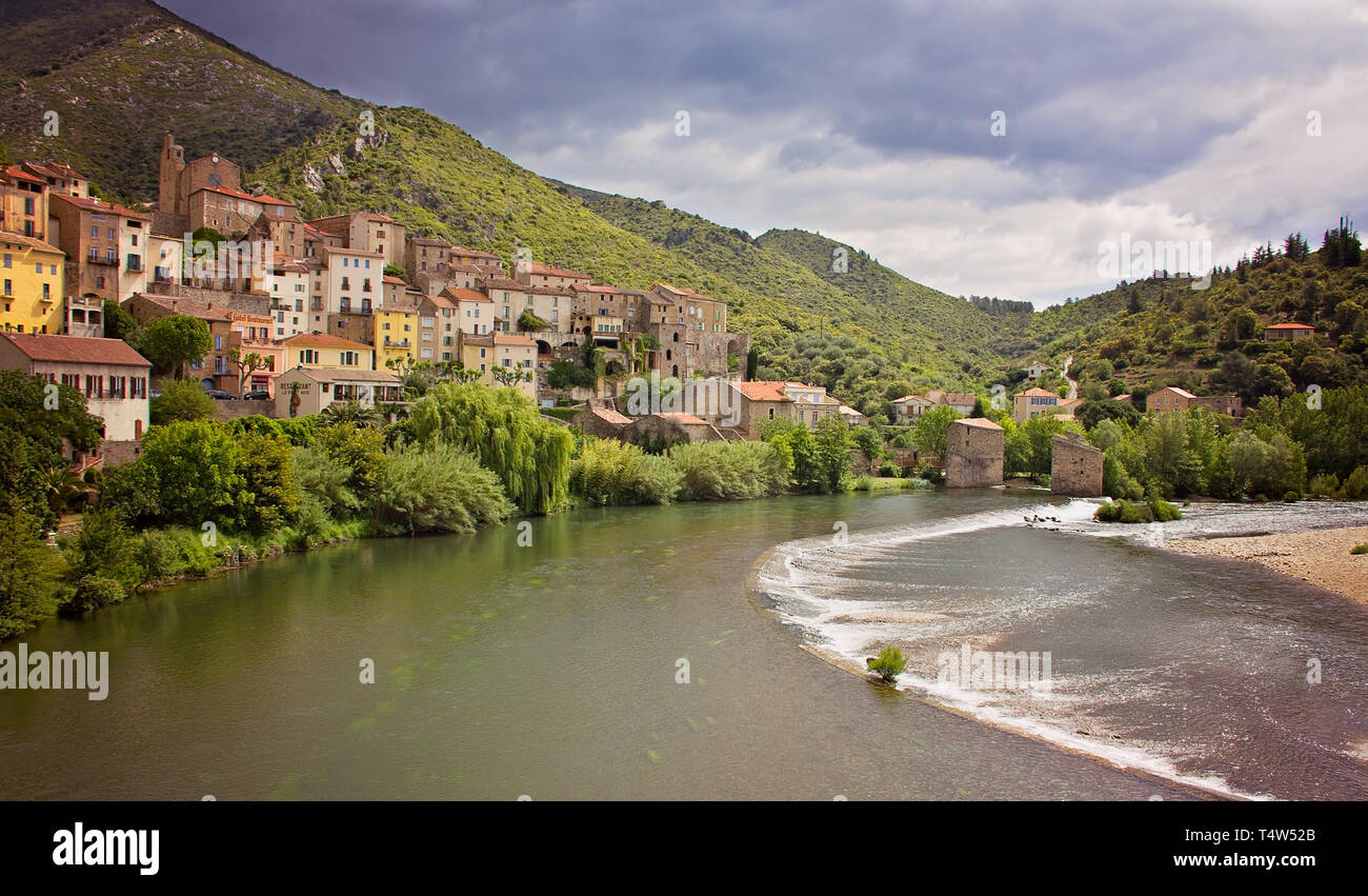 France french hillside river hi-res stock photography and images - Alamy