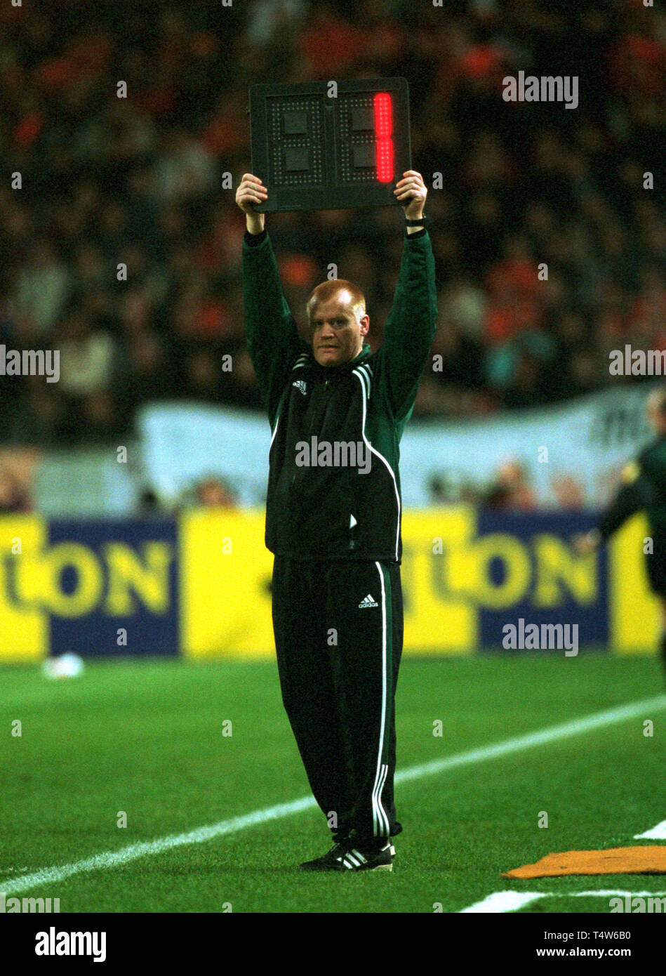 Fourth official football hi-res stock photography and images - Alamy