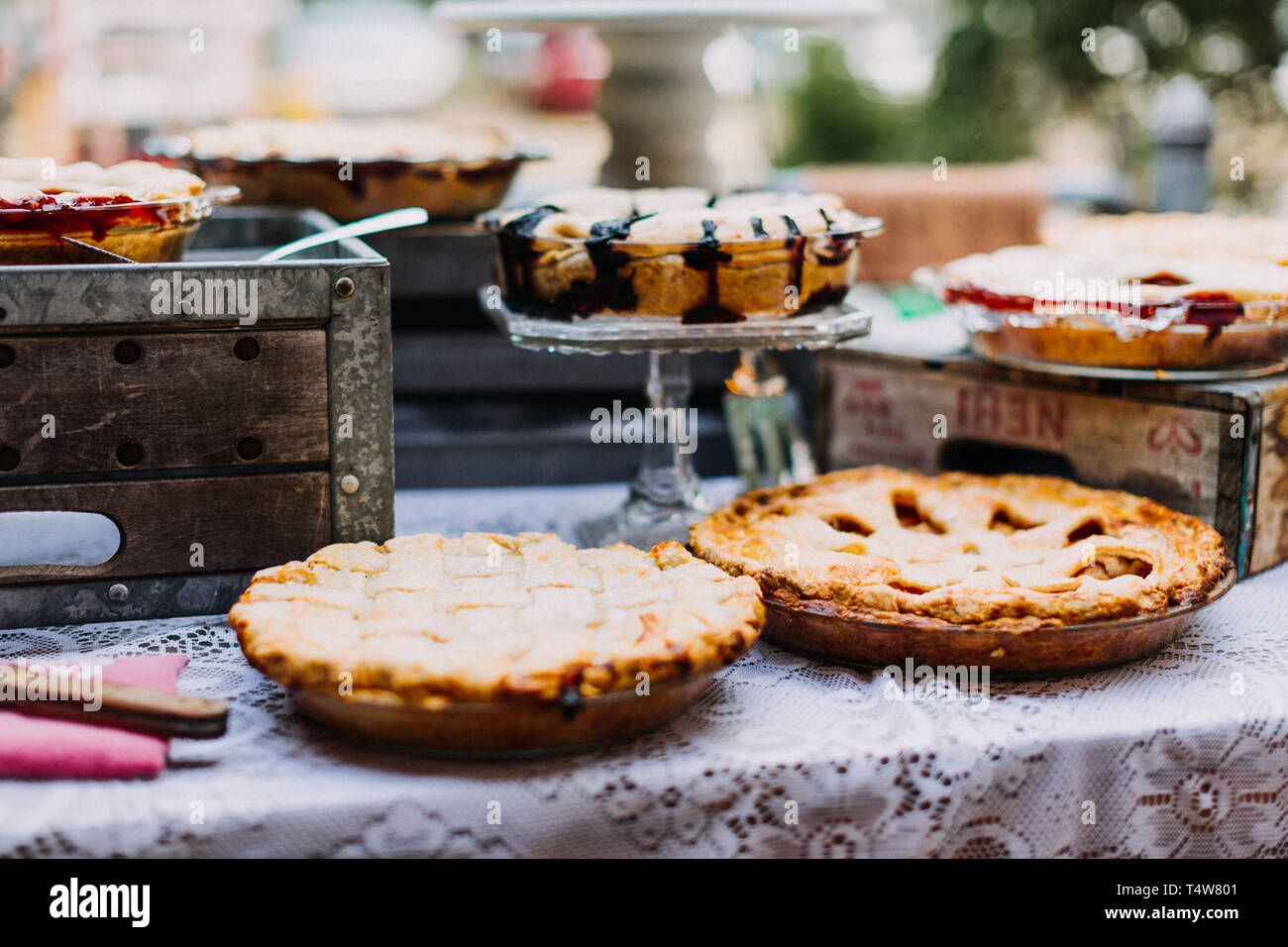 Vintage apple pie hi-res stock photography and images - Alamy