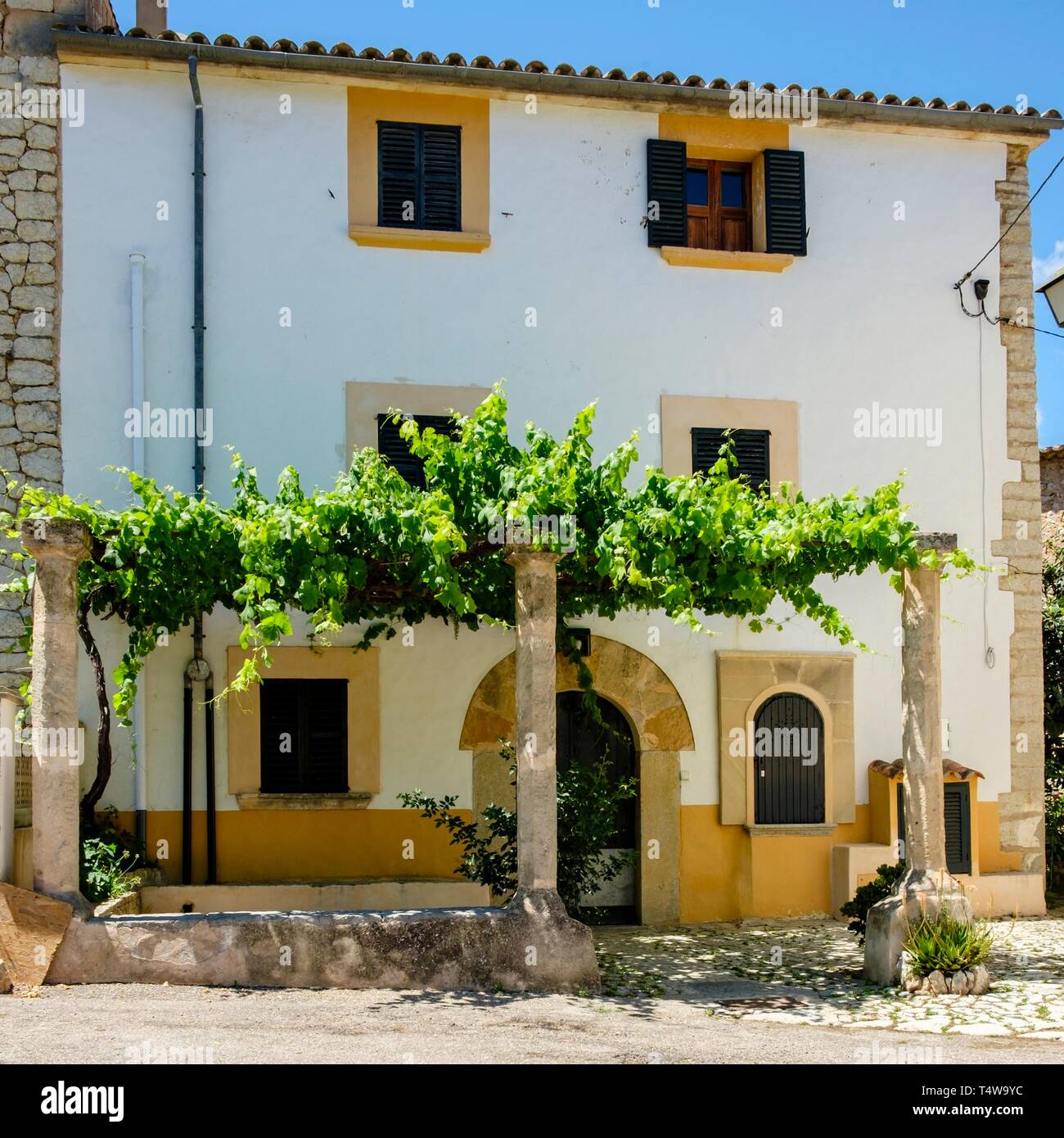Cuartel civil hi-res stock photography and images - Alamy