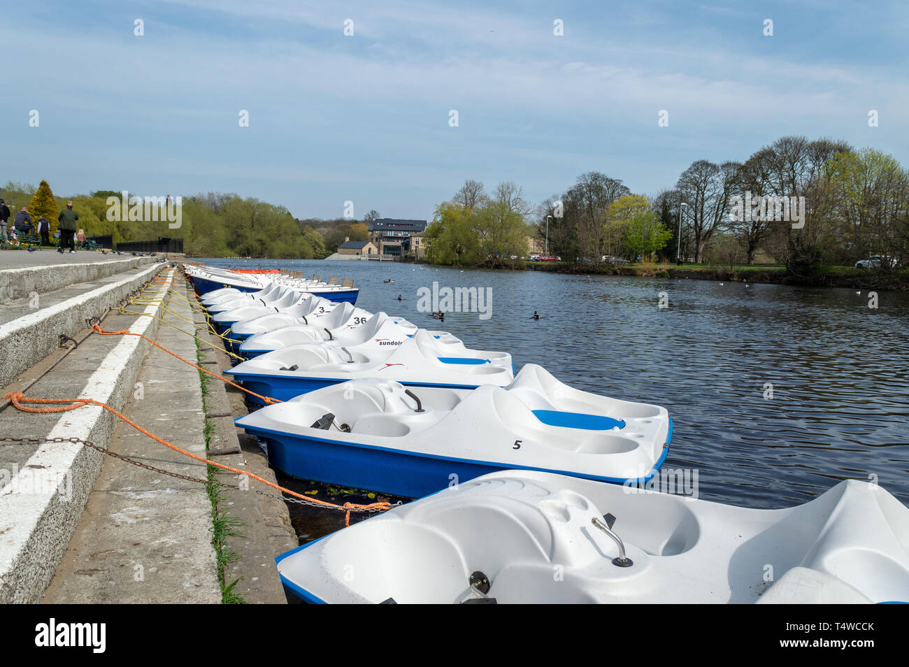 Boats on river Wharfe, Yorkshire Stock Photo - Alamy