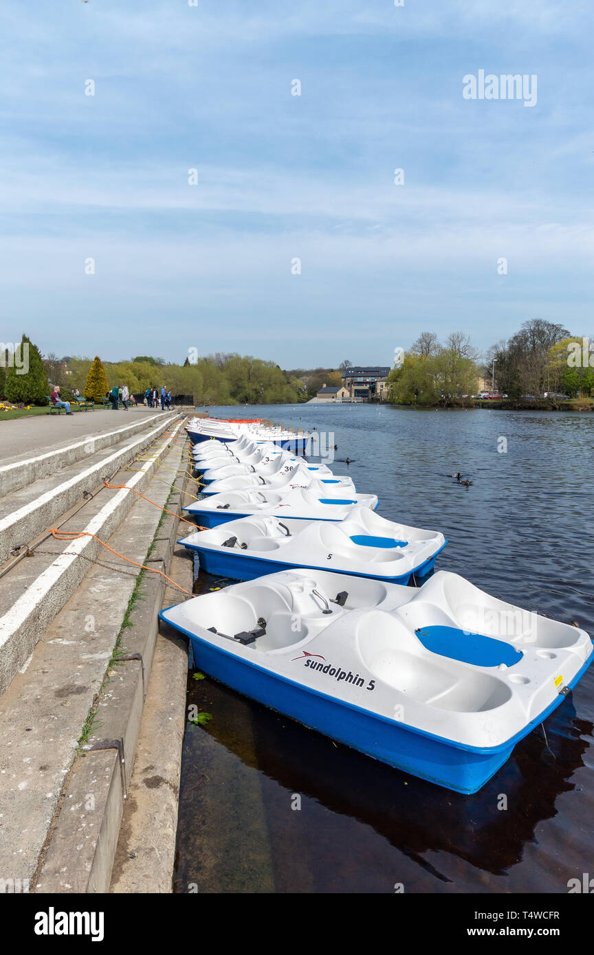 Boats on river Wharfe, Yorkshire Stock Photo - Alamy