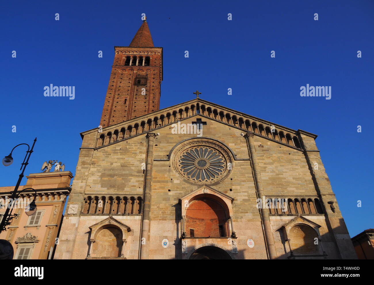 Piacenza cathedral hi-res stock photography and images - Alamy