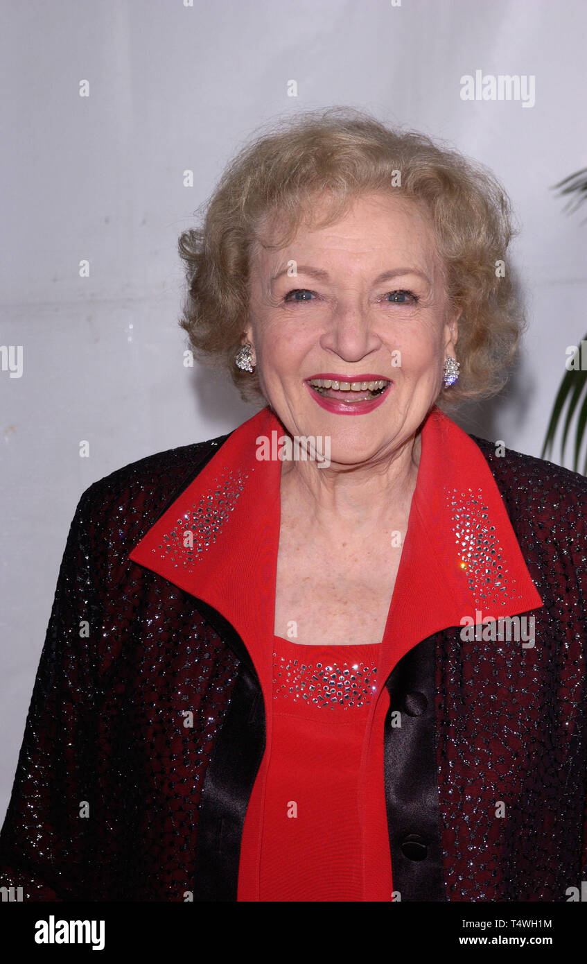 LOS ANGELES, CA. February 19, 2005: Actress BETTY WHITE at the Writers ...