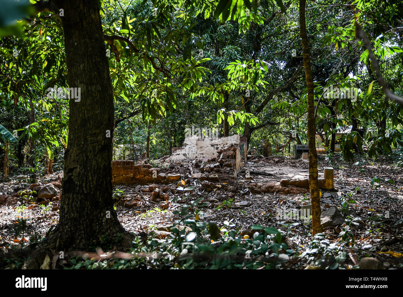 Exterior view of guatemalan house hi-res stock photography and images ...