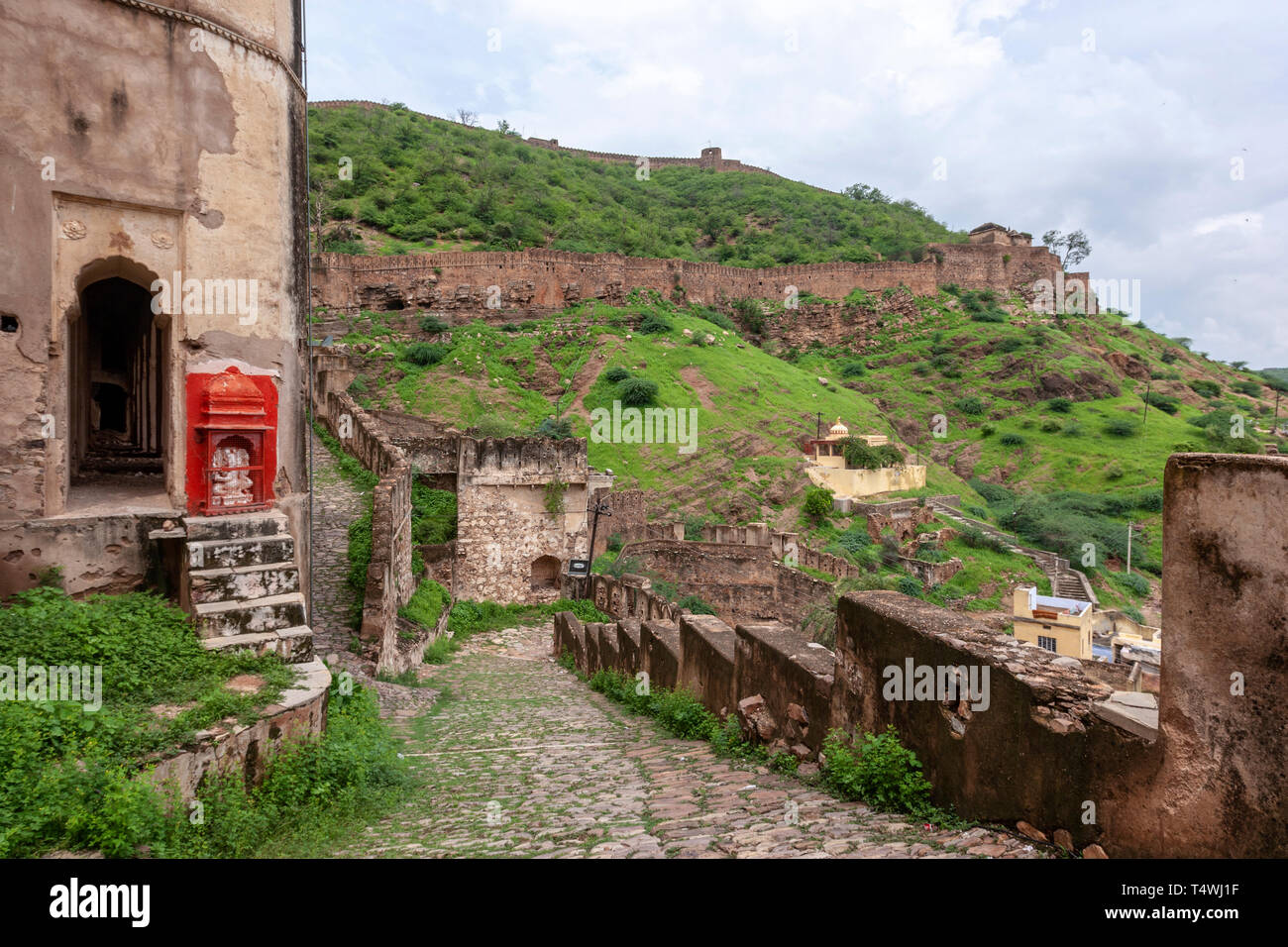 Ascend road to Garh Palace, Bundi, Rajasthan, India Stock Photo - Alamy