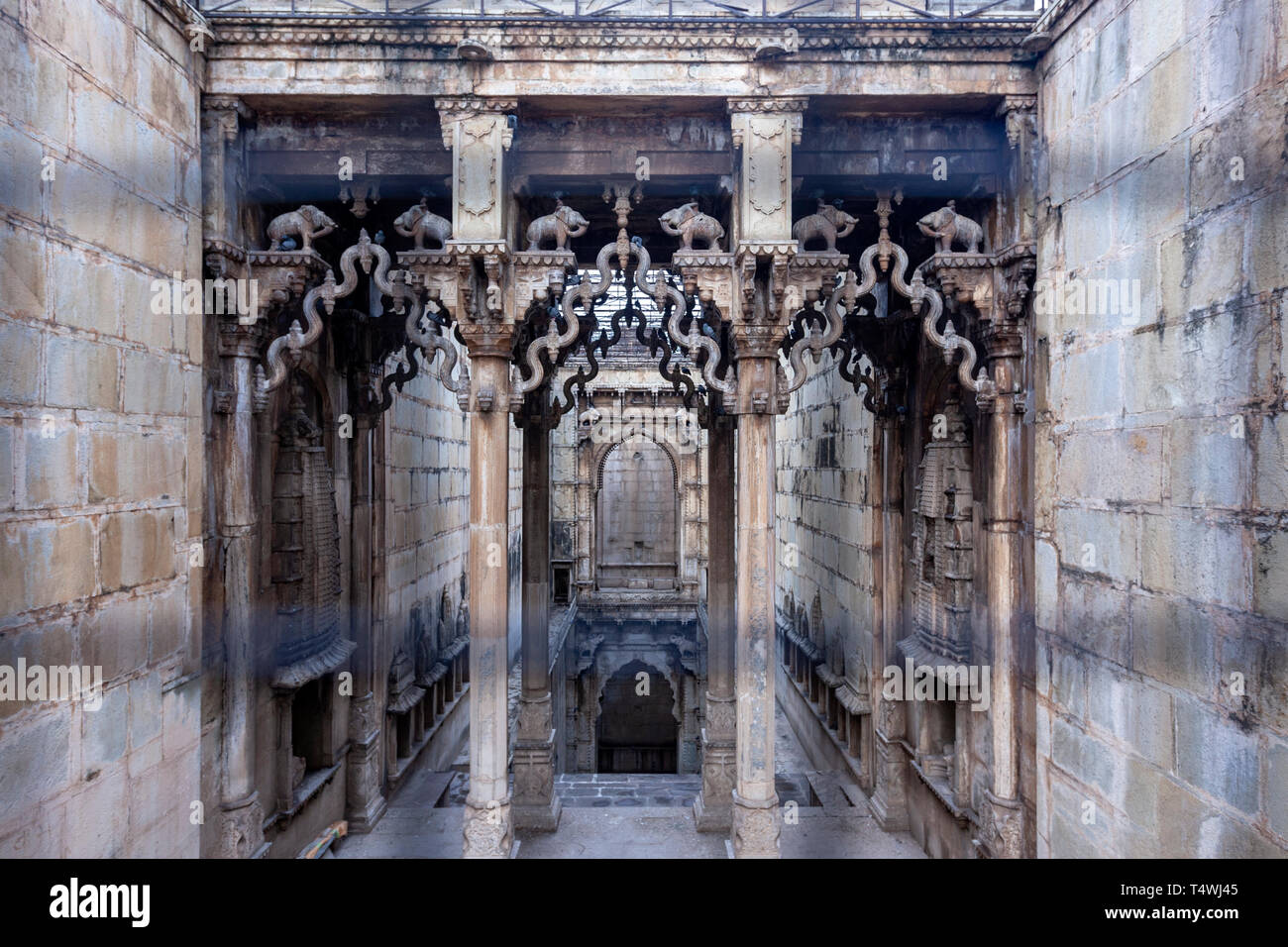 The Raniji ki Baori or Queen stepwell in Sagar Kund, Bundi, Rajasthan ...